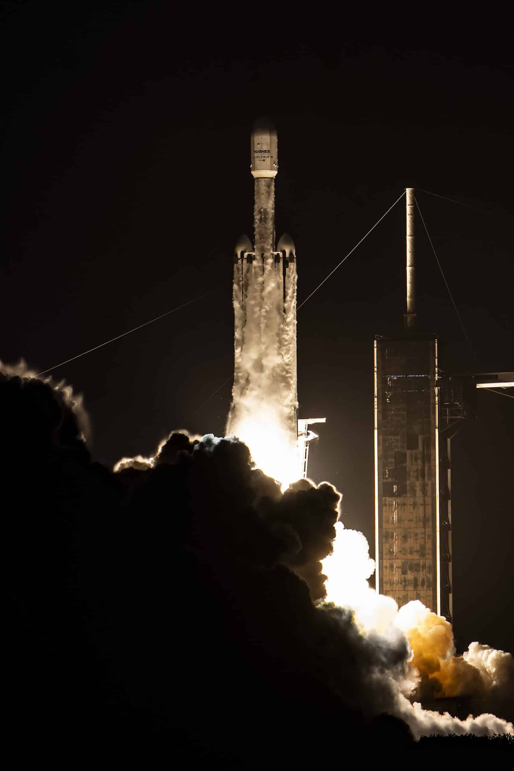 Hughes’ Jupiter 3 finally makes its way toward orbit via Falcon Heavy ...